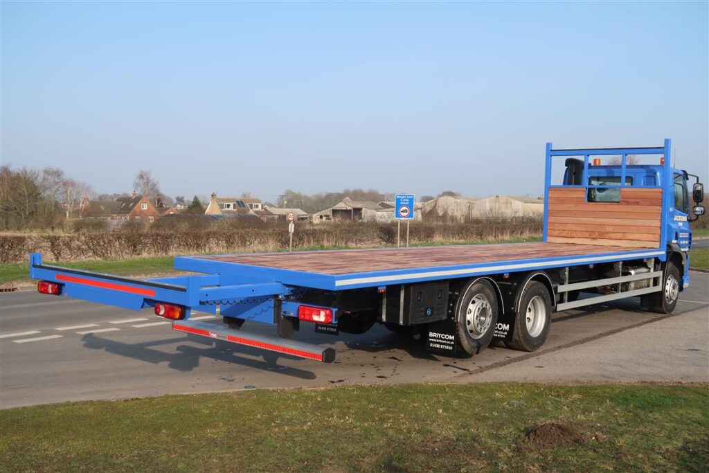 PLATFORM BODY - Britcom